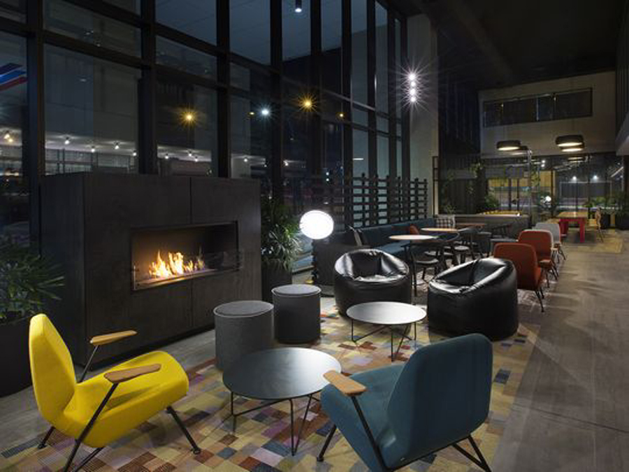 Robot Butlers in New Reno Hotel